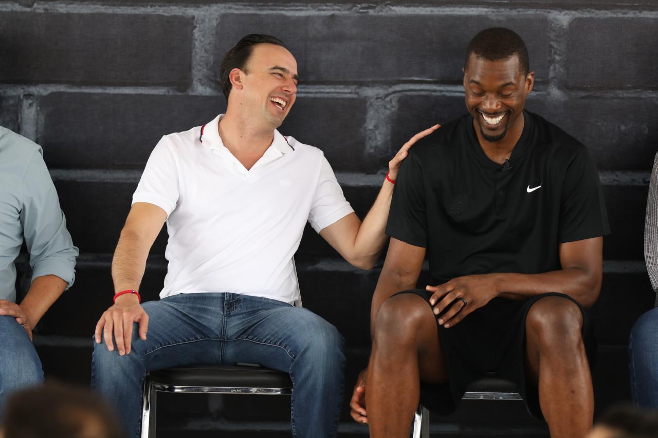 SPURS DE LA NBA, MANOLO Y JAVIER INAUGURAN CANCHAS DE BÁSQUETBOL EN ...